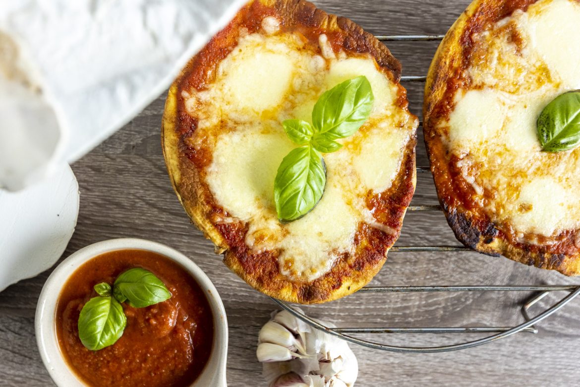 Giant Puffball Mini Pizzas - Skovkær